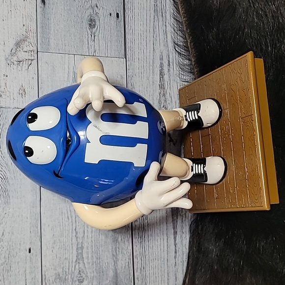 M&M'S | Kitchen | Vtg 991 Blue Mm Limited Edition Candy Dispenser ...